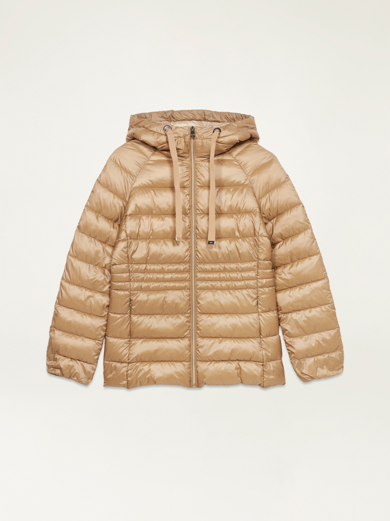 Lightweight recycled fibre down jacket