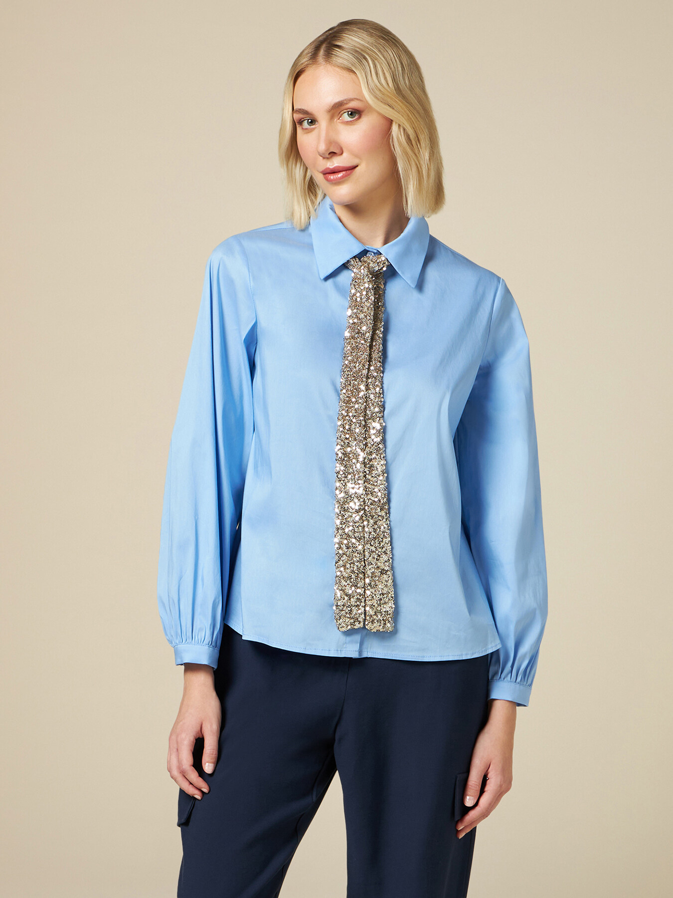 Camicia con sciarpa in paillettes